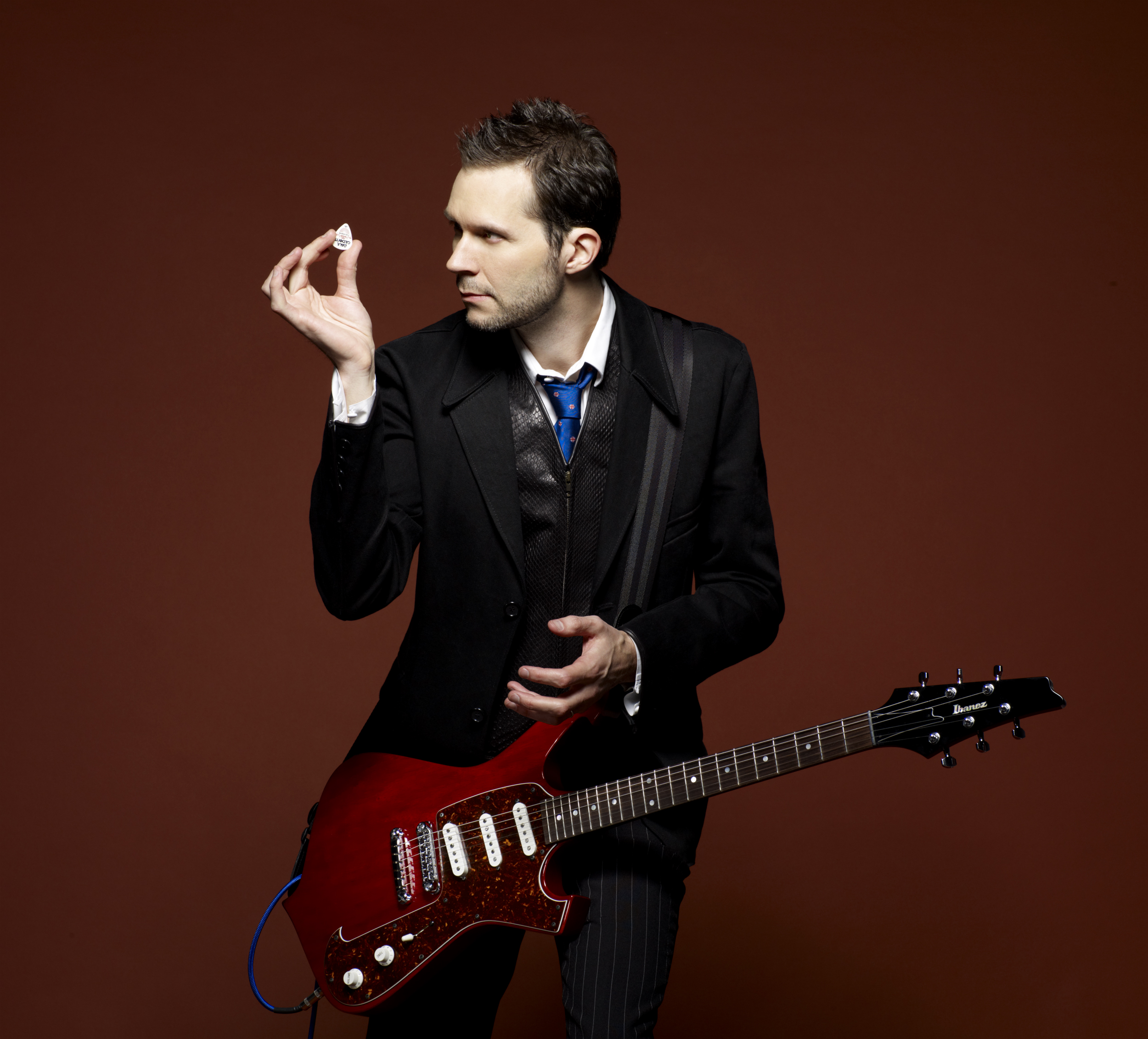 Paul Gilbert : The Everyman’s Guitar Hero – Complex Distractions